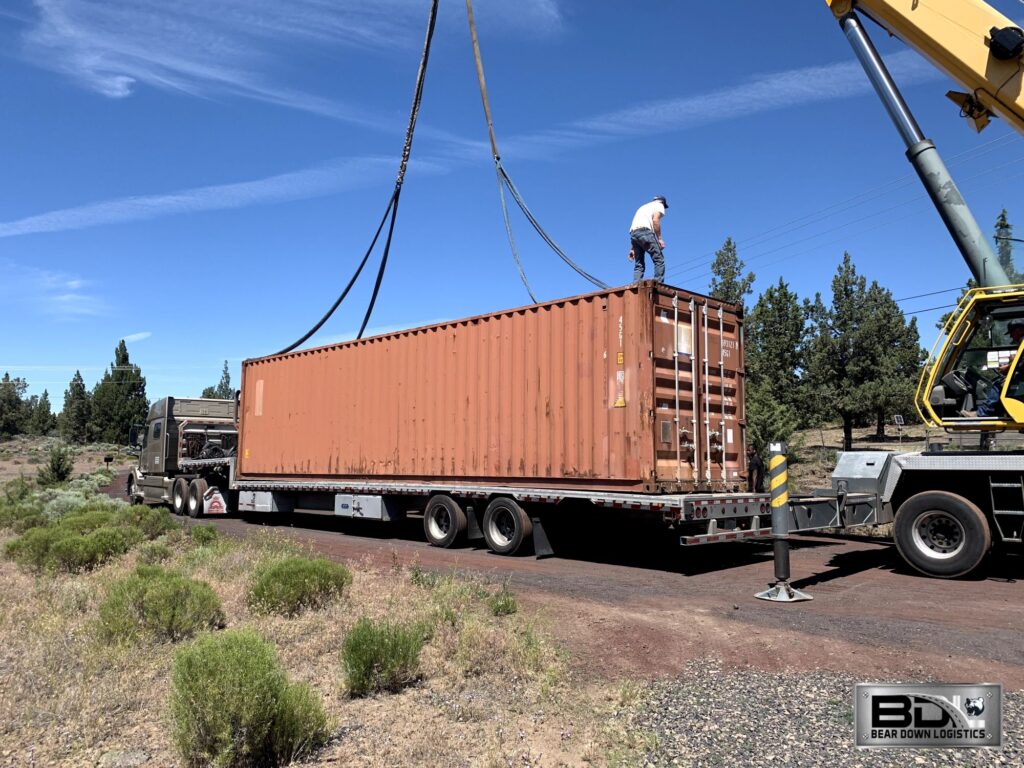 Flatbed vs. Container Transport: Heavy Hauling Modes